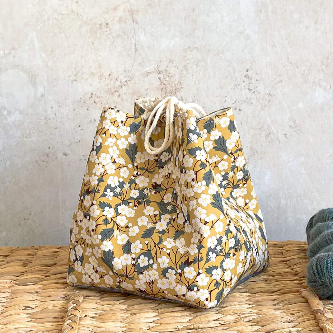 Eldenwood Craft | handmade project bags & hand dyed yarn